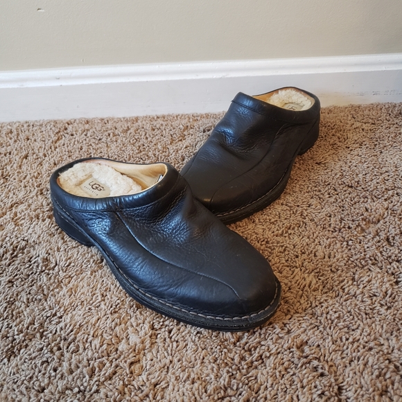 UGG | Shoes | Ugg Leather Clog Mule Shearling Wool Lined Slip On Black ...